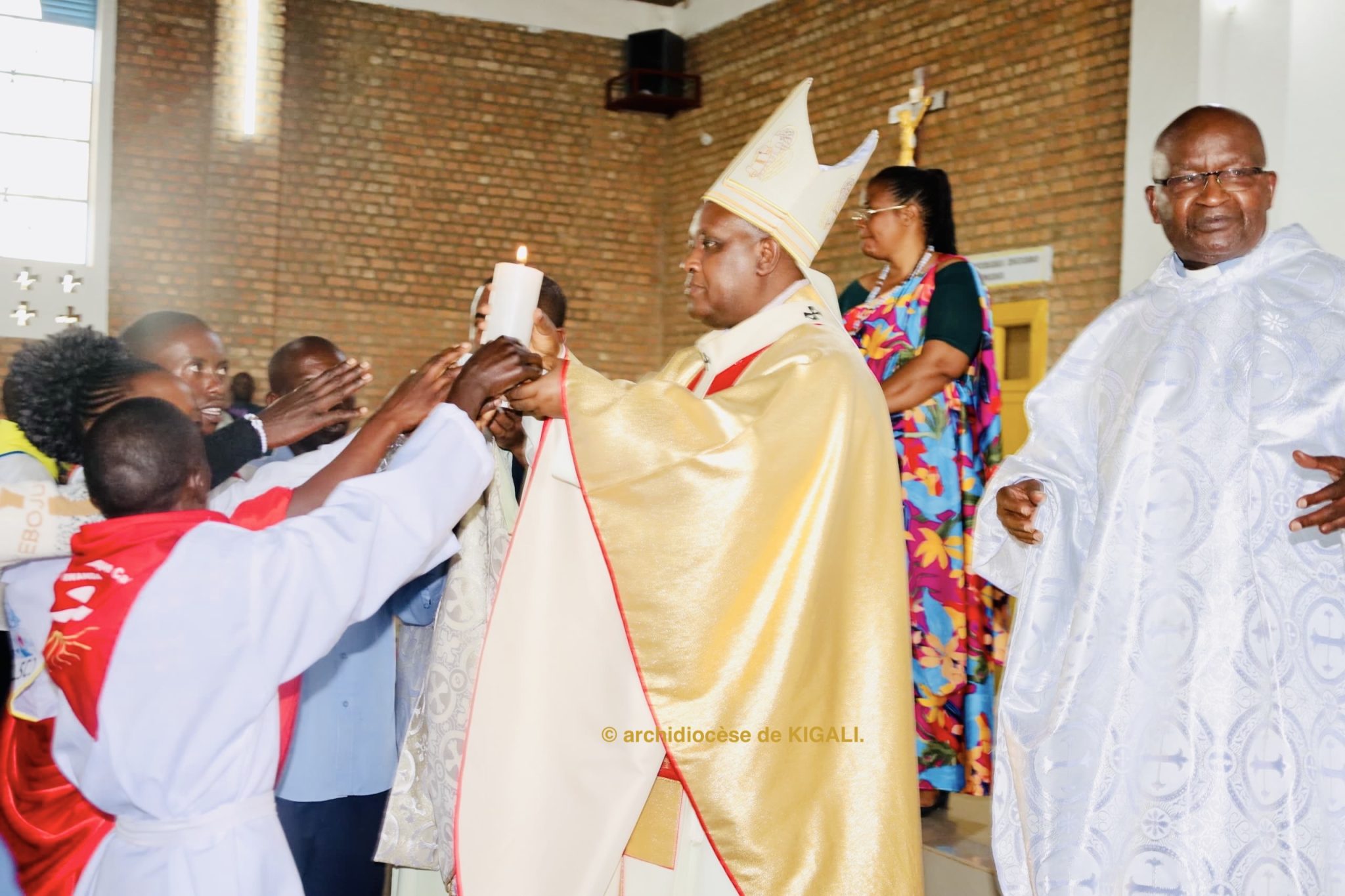 FORUM DES MACs KU MUGOTE: ARKIYEPISKOPI YAGARAGAJE URUHARE RUKOMEYE RW ...